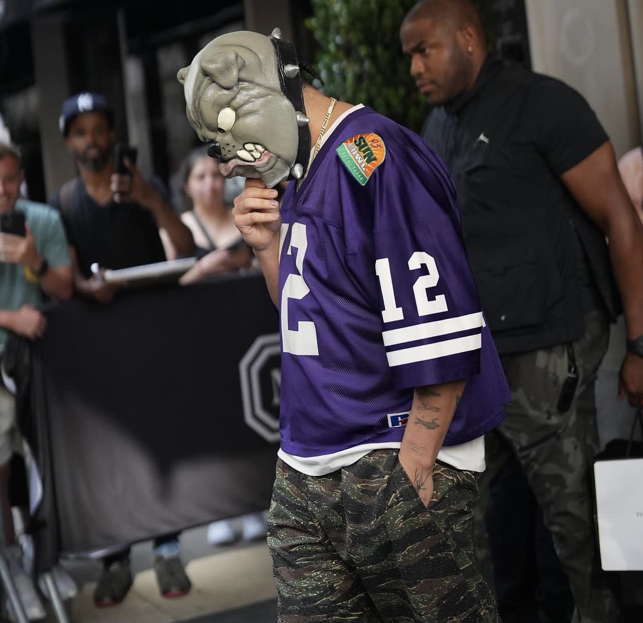 Drake狗头头套出街为新专辑 For All My Dogs造势 | LINS BROS. 林氏兄弟