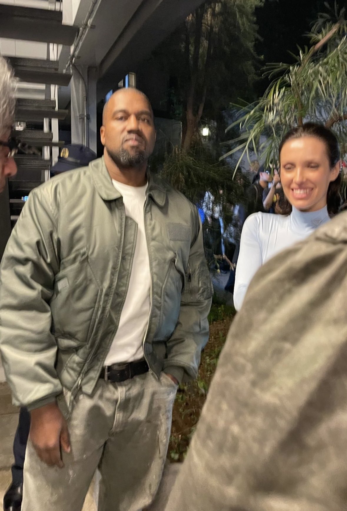 最新Kanye的纪录片预告，出现了Drake镜头 | LINS BROS. 林氏兄弟